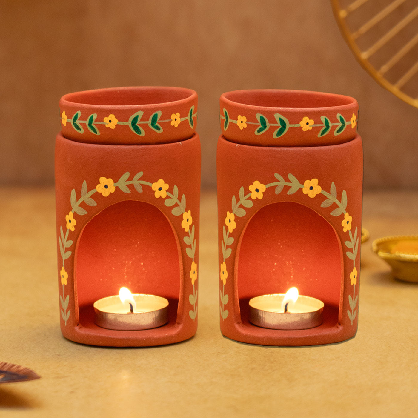 Buy Handpainted Terracotta Traditional Fragrance Diffuser Online On Zwende