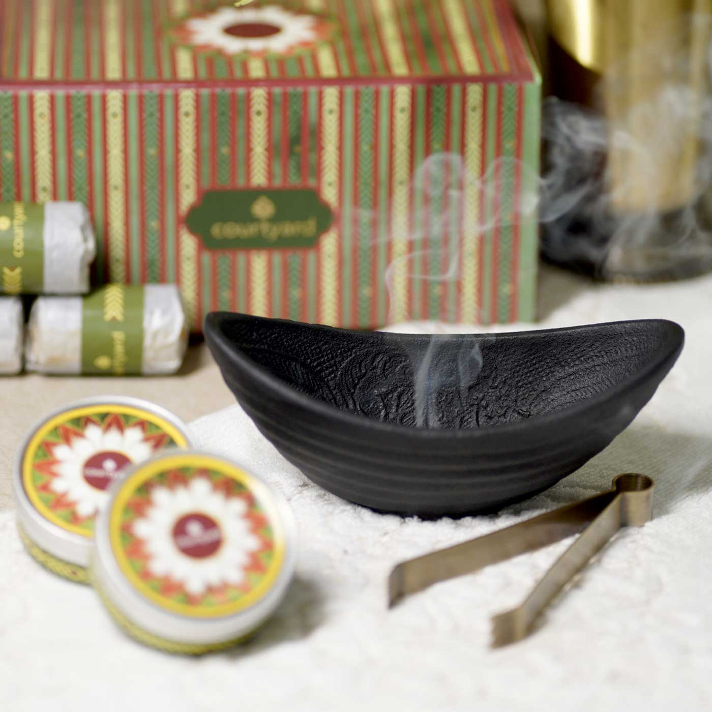 Buy Handmade Nilgiri Iron Dhoop Fumer GIft Box | Set Of 7 Online On Zwende