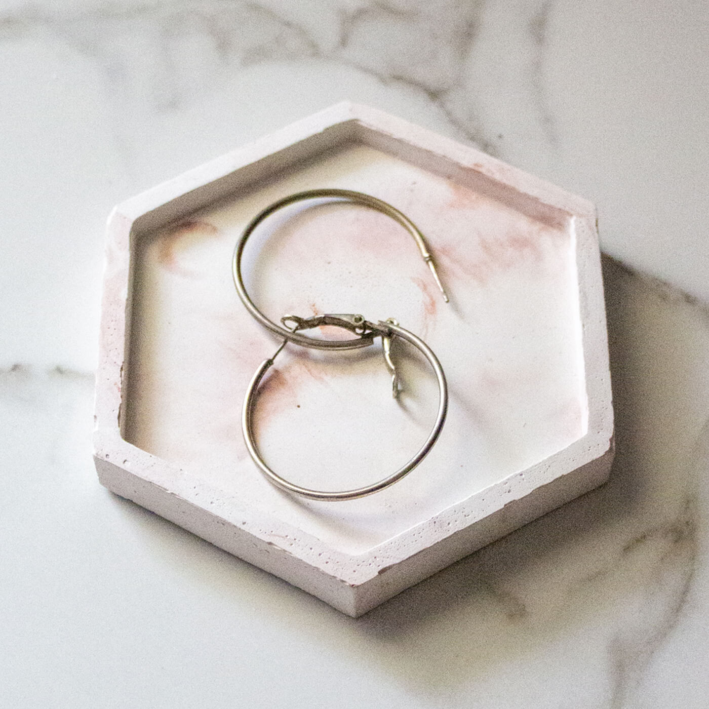 Buy Handcrafted Concrete Multi-purpose Hexagonal Tray Online On Zwende