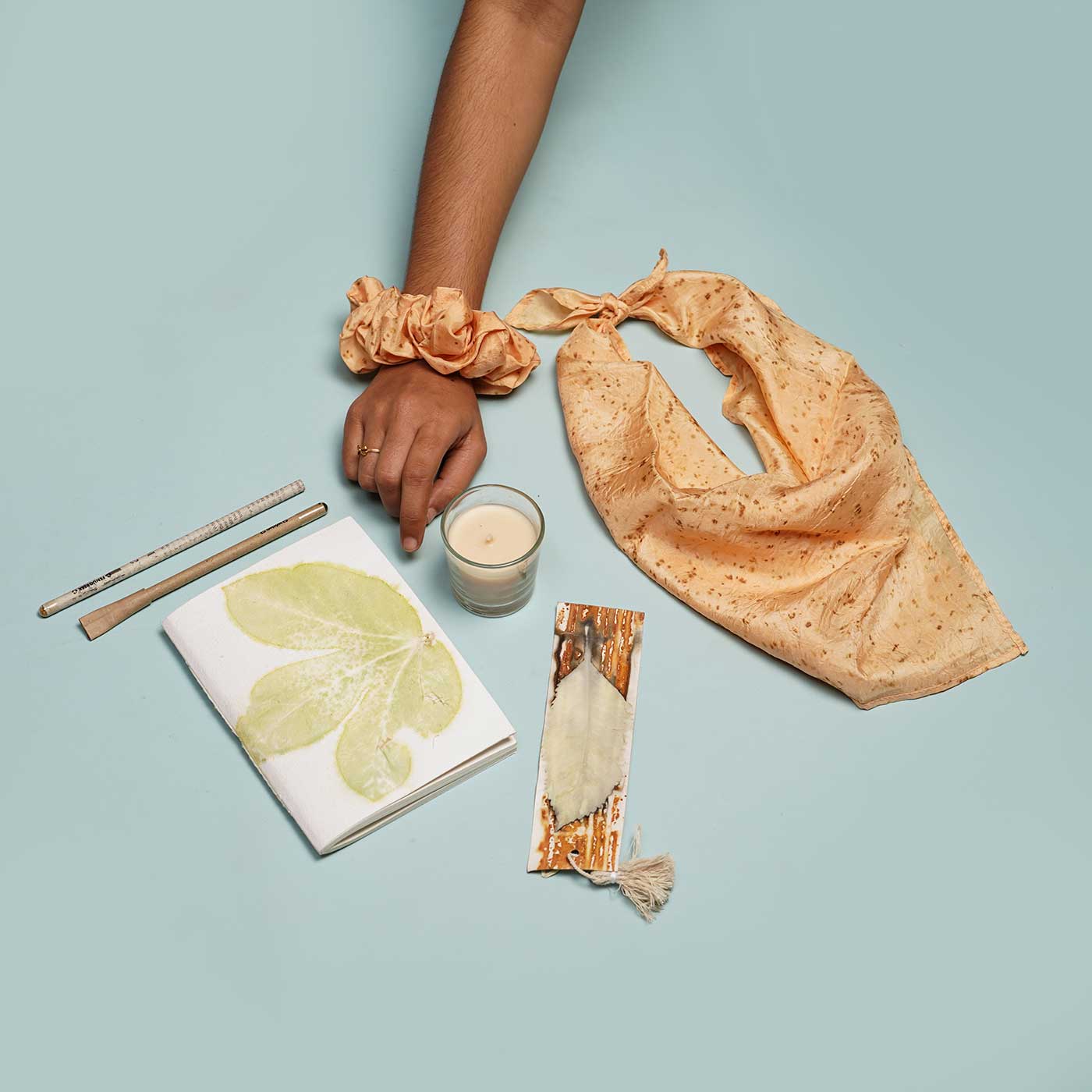 Buy Eco-friendly Journal & Scrunchie Gift Hamper Online On Zwende