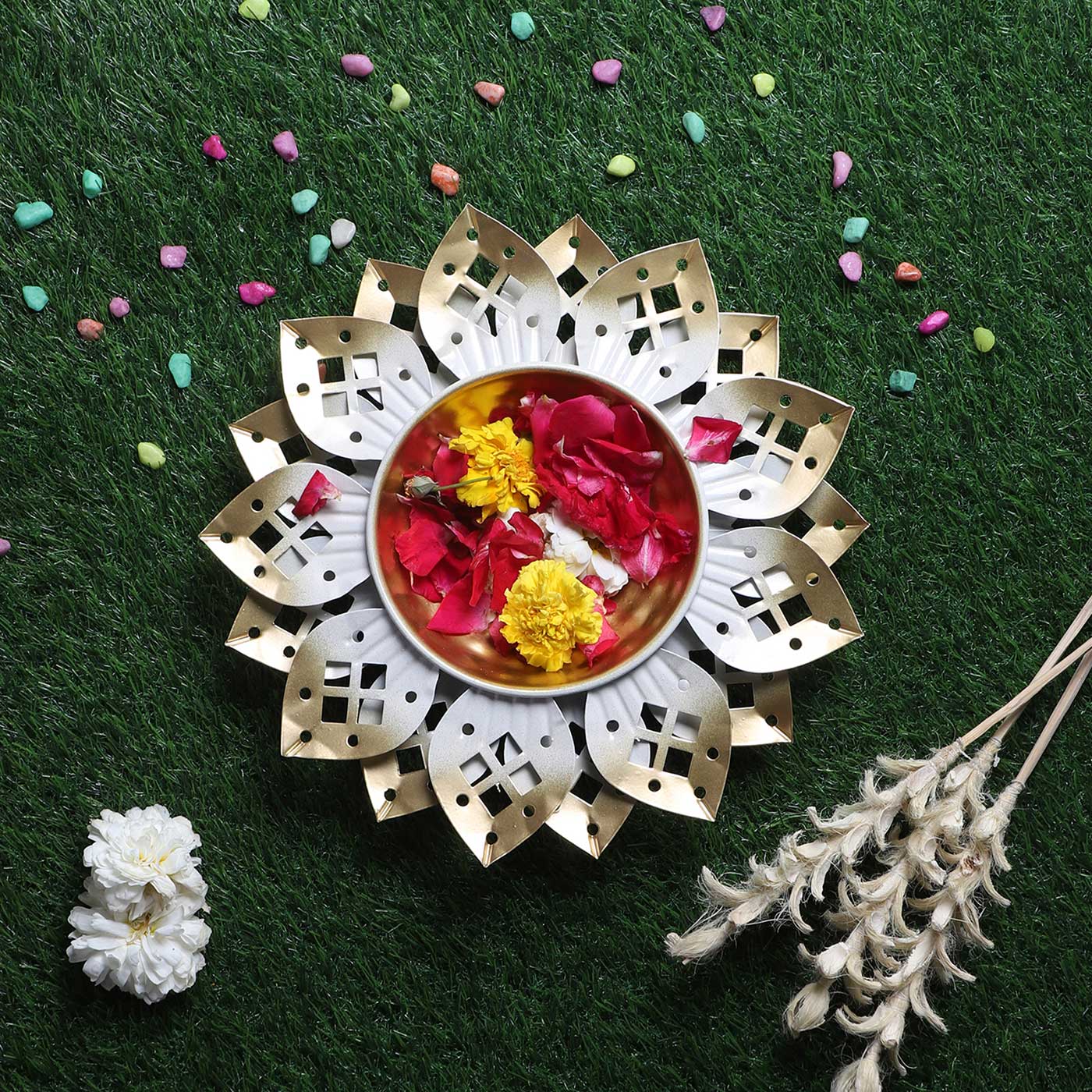 Buy Handmade Gold & White Flower Urli Online On Zwende