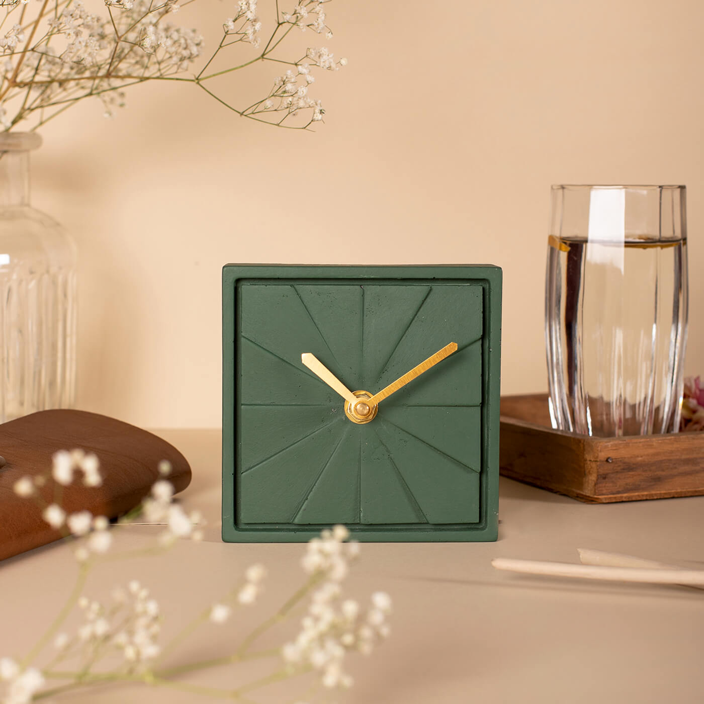 Buy Handcrafted Square Concrete Desk Clock Online On Zwende