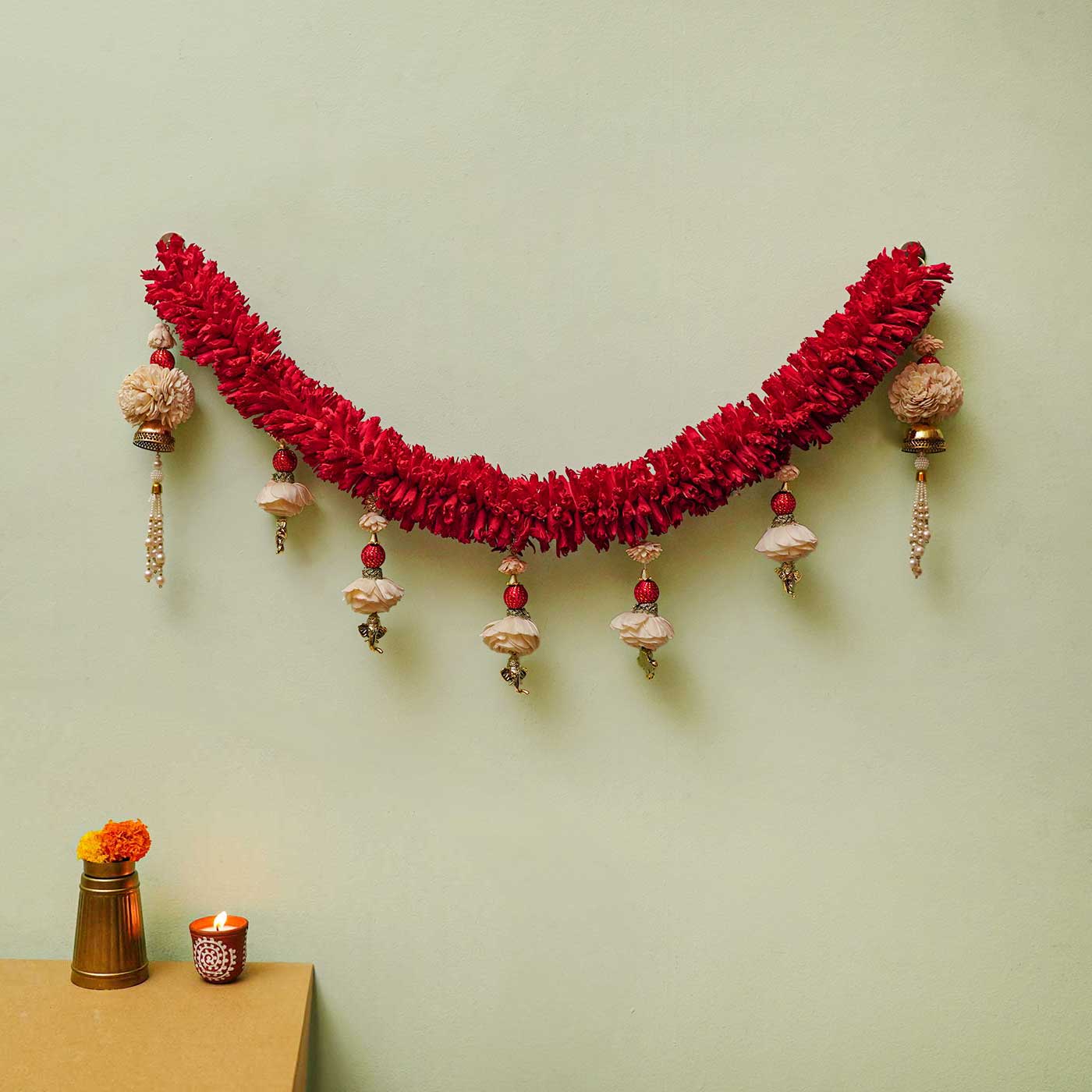 Buy Handmade Ananya Red & White Shola Flower Toran Online On Zwende