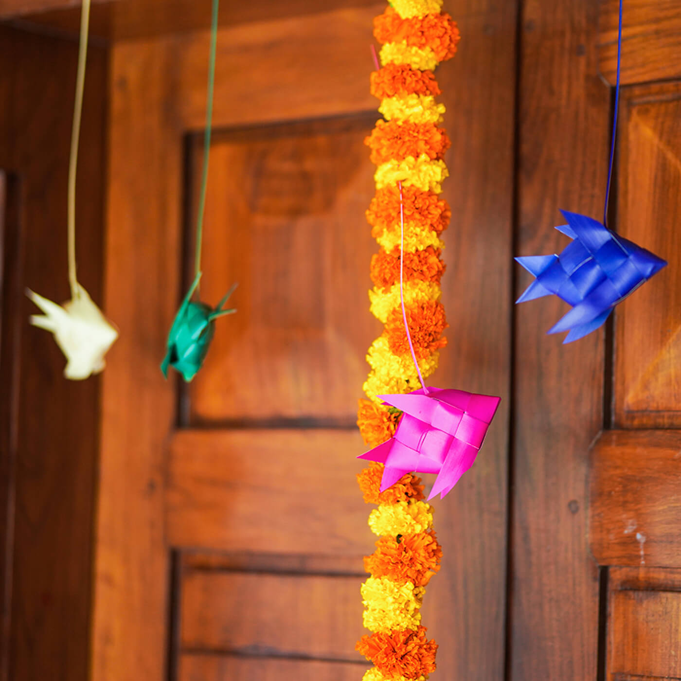 Buy Quirky Handfolded Palm Leaf Fish Decor - Set Of 5 Online On Zwende