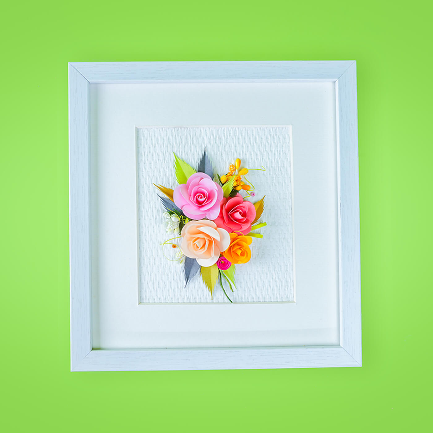 Wall Decor Frame With Quilled Roses – Zwende