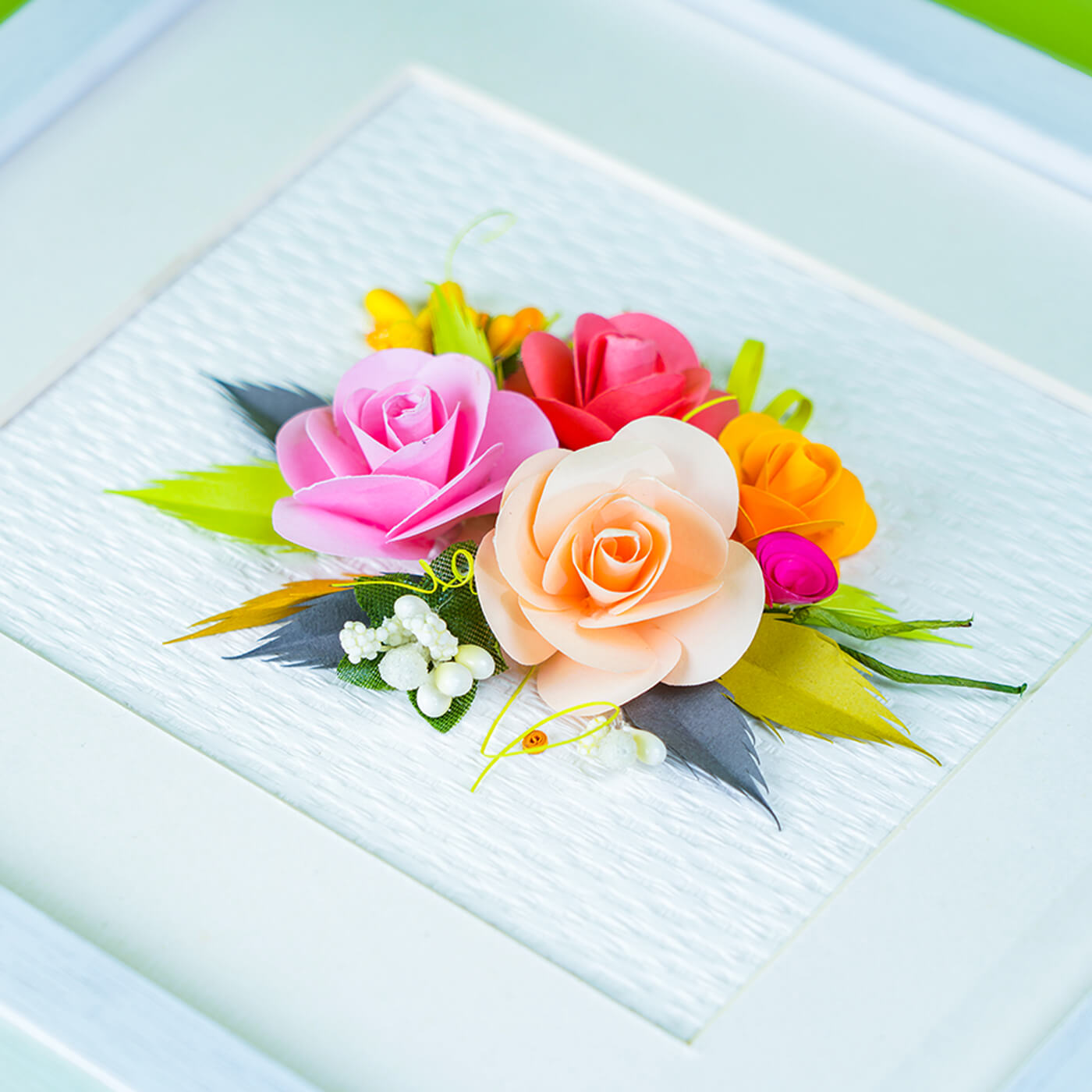 Wall Decor Frame With Quilled Roses – Zwende