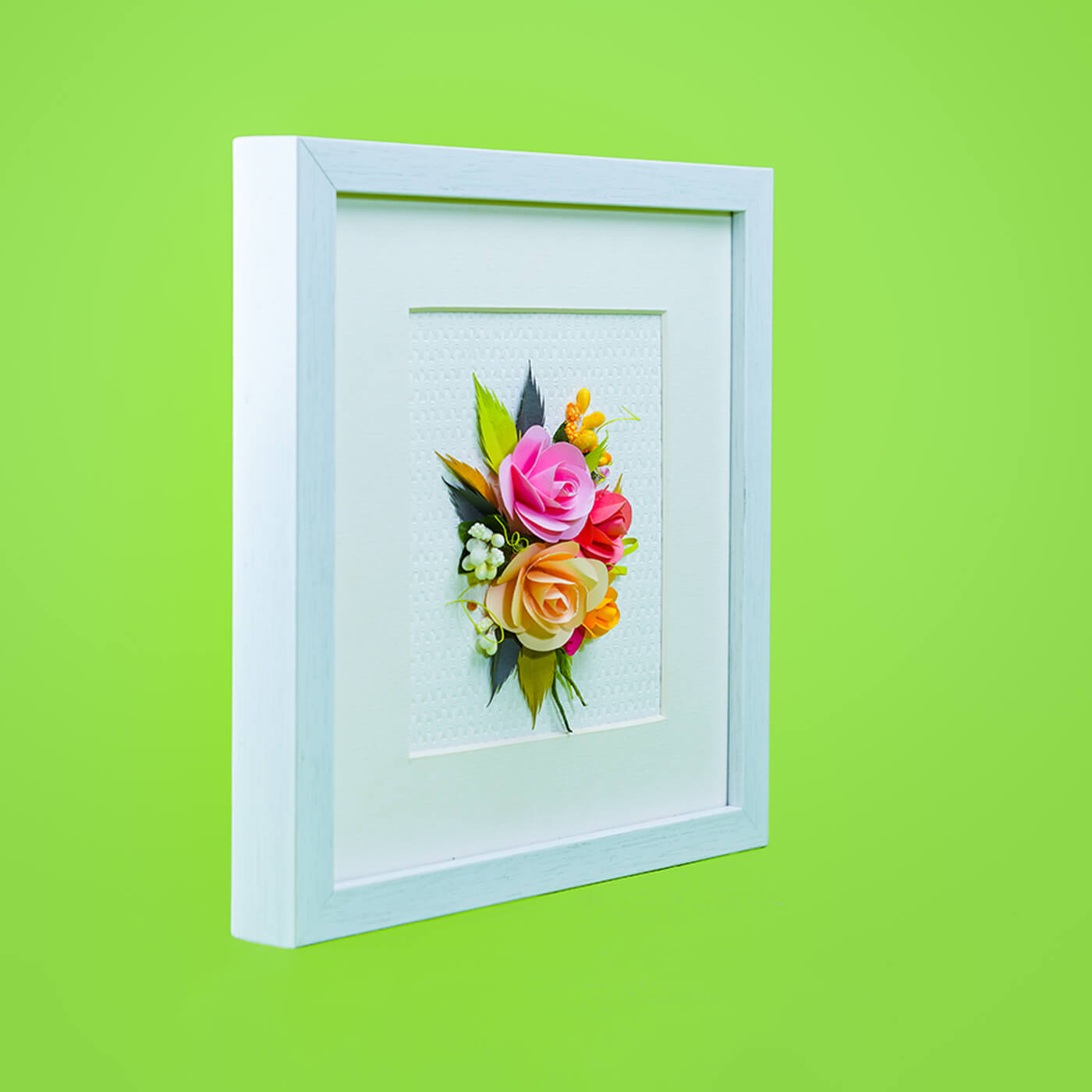 Wall Decor Frame With Quilled Roses – Zwende